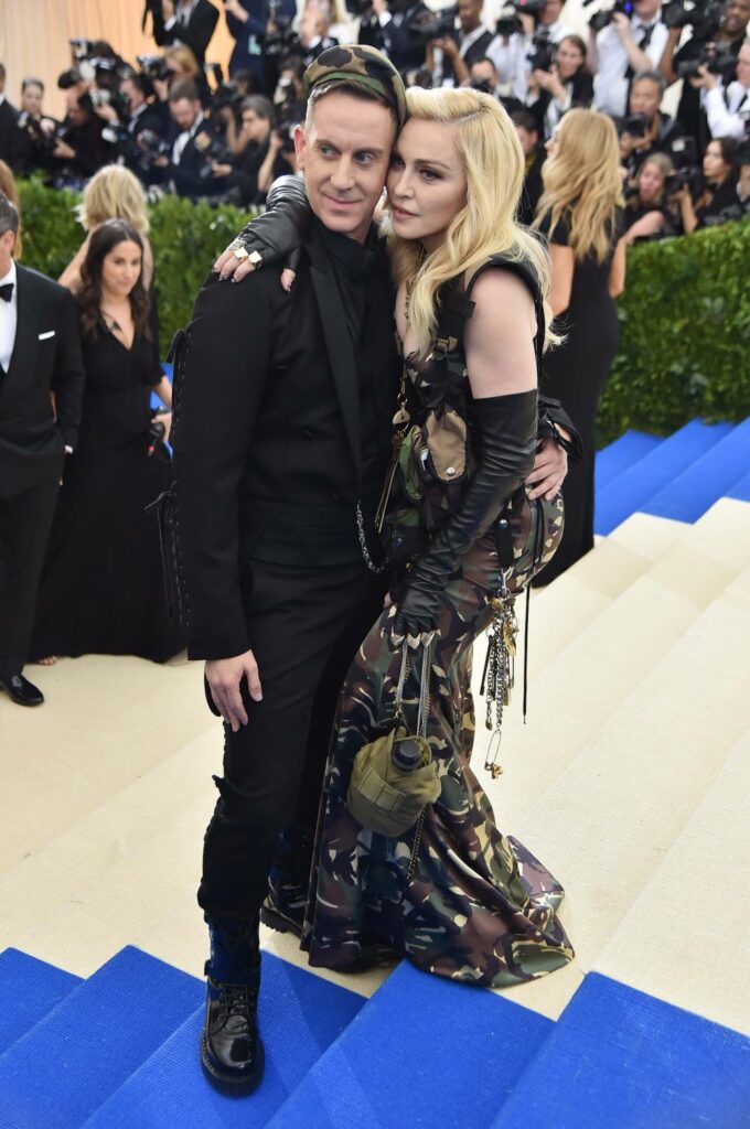 Jeremy Scott Kostümdesigner der neuen Show BLINDED by DELIDELIGHT